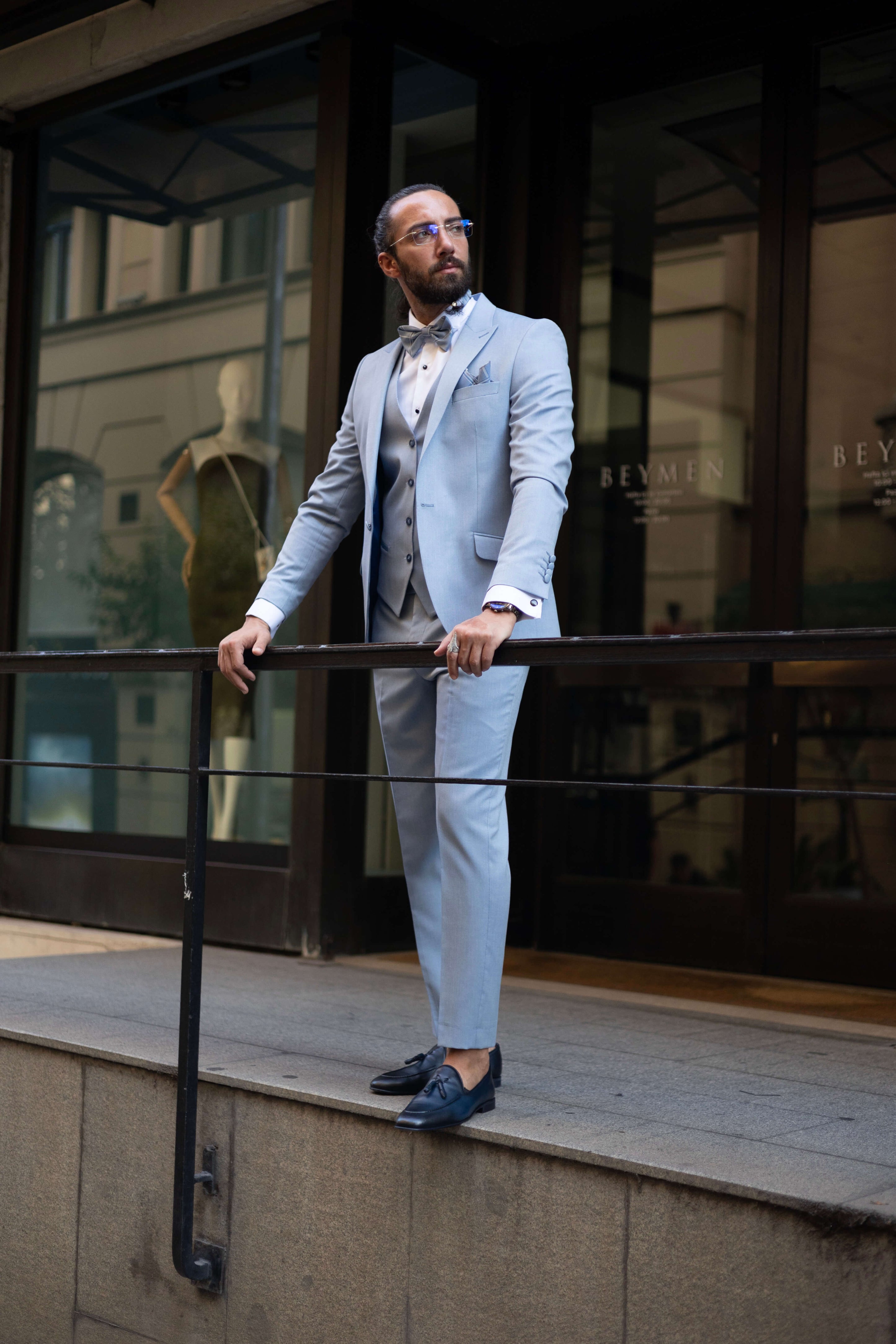 Skyfall Light Blue Tuxedo Suit – Elegant Men's Wedding Attire. – HolloMen