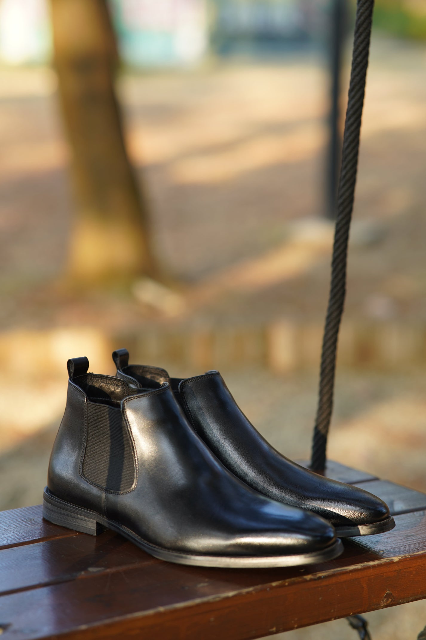 Classic Black Chelsea Boots – Refined Men’s Leather Footwear – HolloMen