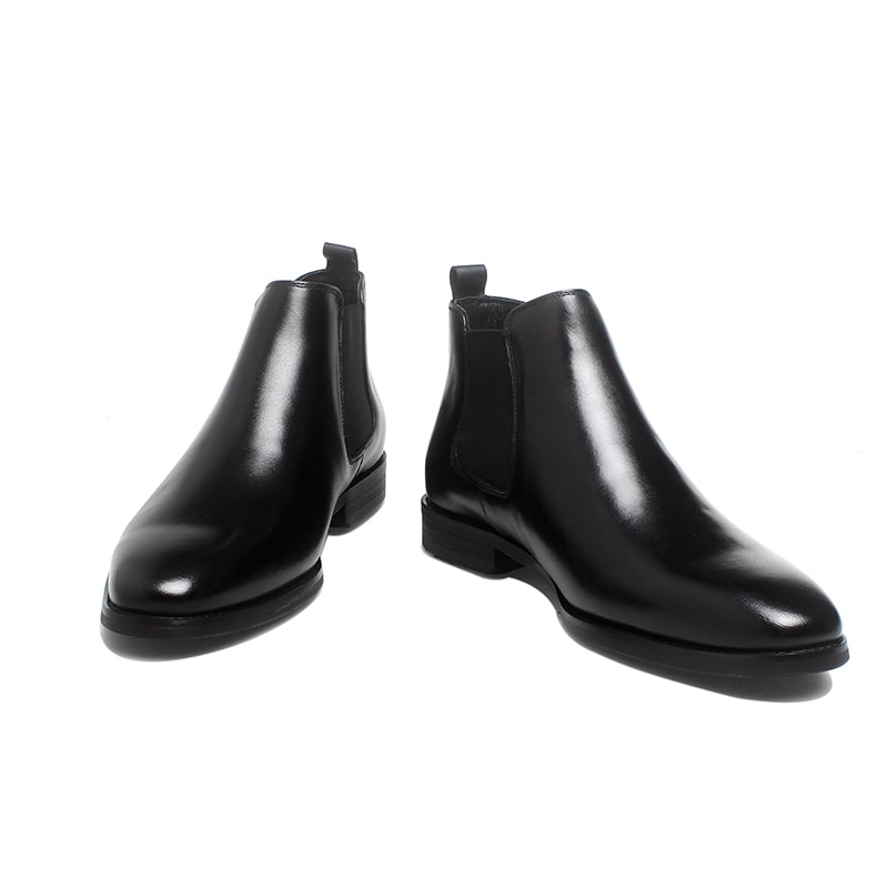 Classic Black Chelsea Boots – Refined Men’s Leather Footwear – HolloMen