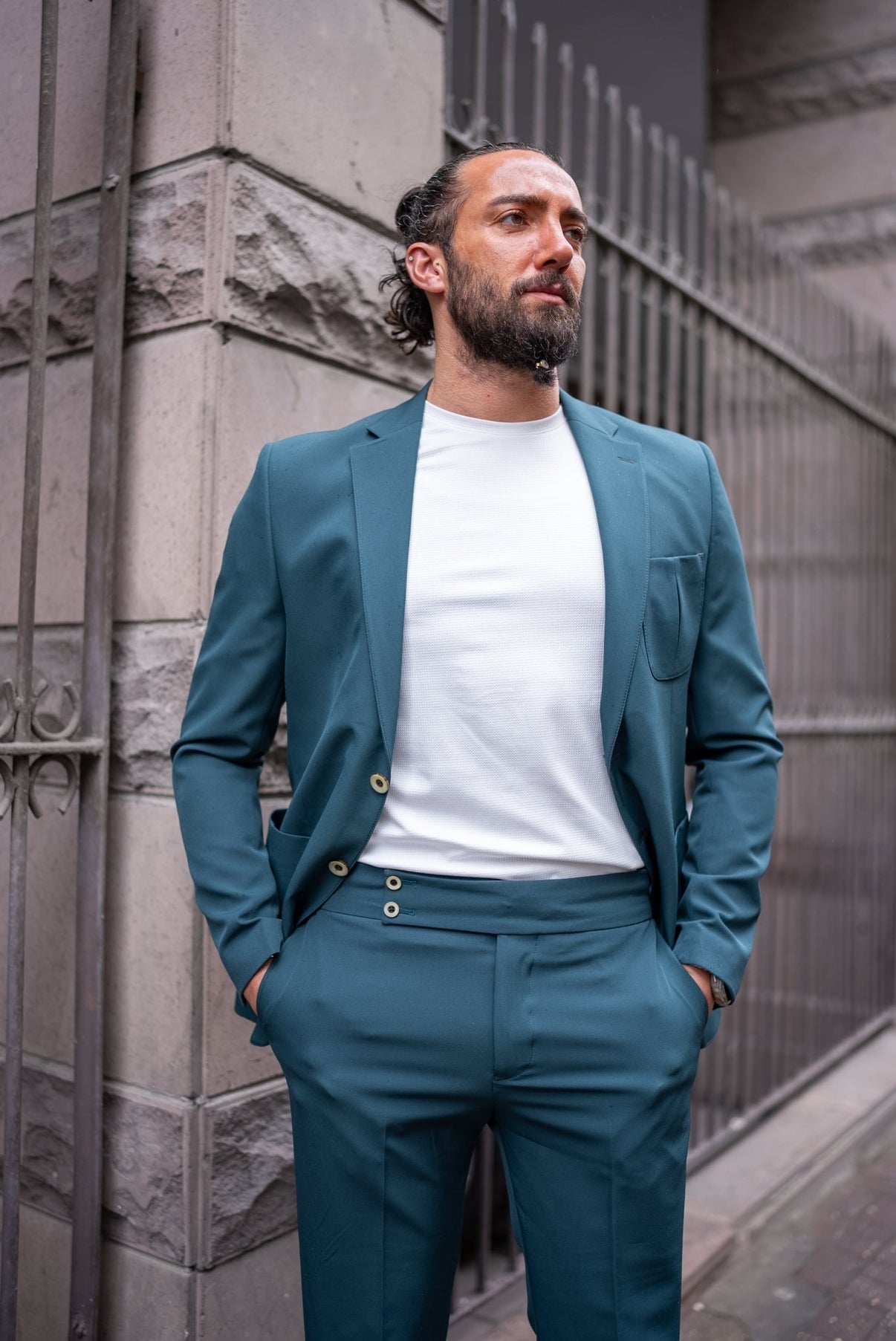 Unmatched Charisma: Stand Out in Emerald Wedding Casual Suit – HolloMen