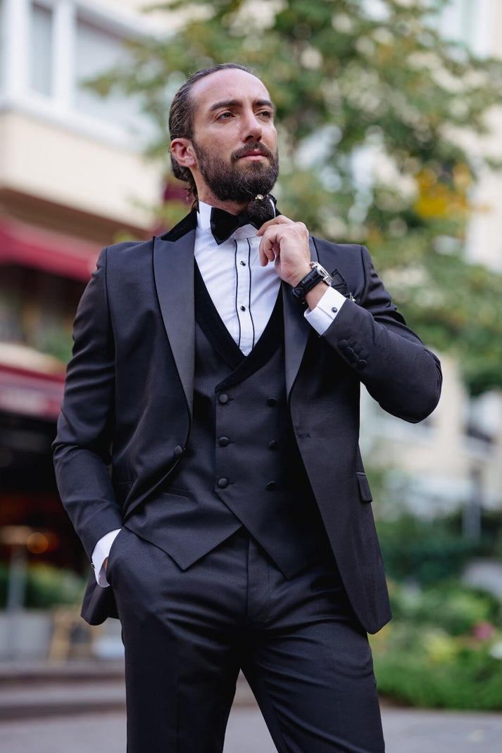 HolloMen: Dapper Look and Pure Elegance with the Hollo Black Tuxedo for Men