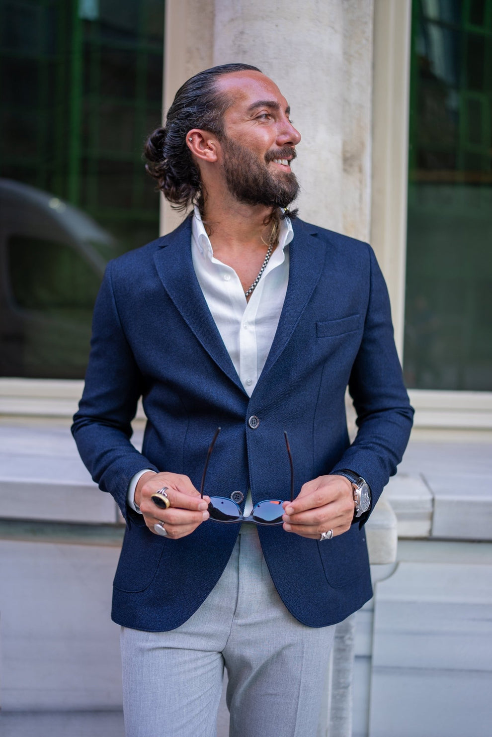 Unparalleled Elegance and Sophistication with Navy Blue Jacket | HolloMen.