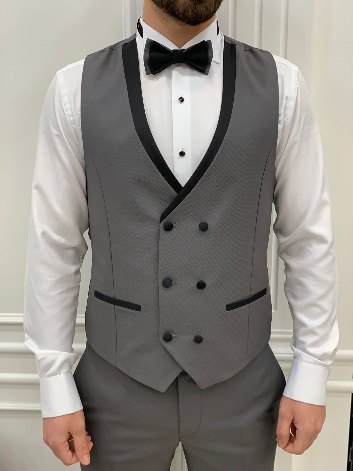 Upgrade Your Formal Look with our Gray Tuxedo - Peak Lapel, Slim-Fit ...